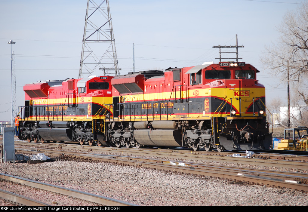 KCS 4123 and KCS 4132 pass me by as the Hostler Crew shuttle them into the BNSF Lincoln Fuel ...